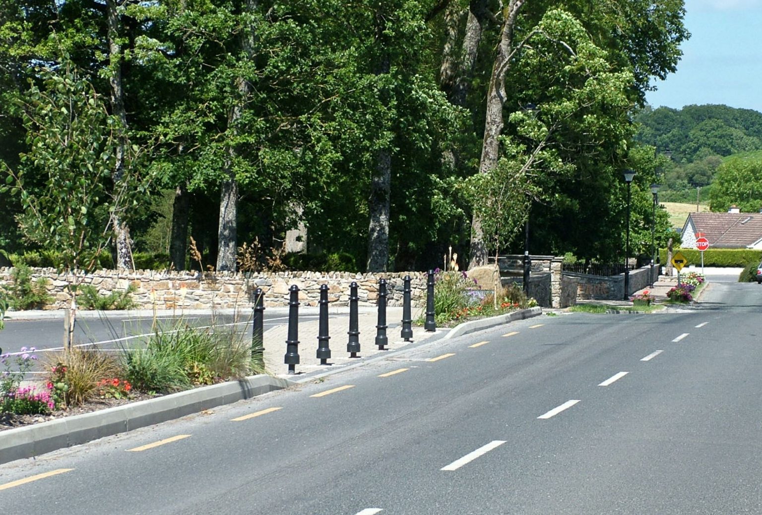 Approach Roads Streets and Lanes - Ballinahown Village
